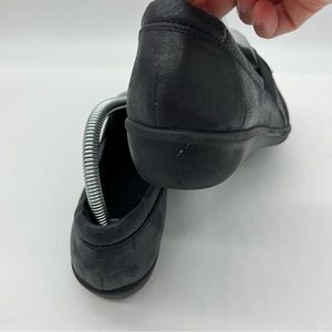 Yuu | Shoes | Yuu Shoes Loafers Womens 2m Black Darling Low Wedge ...